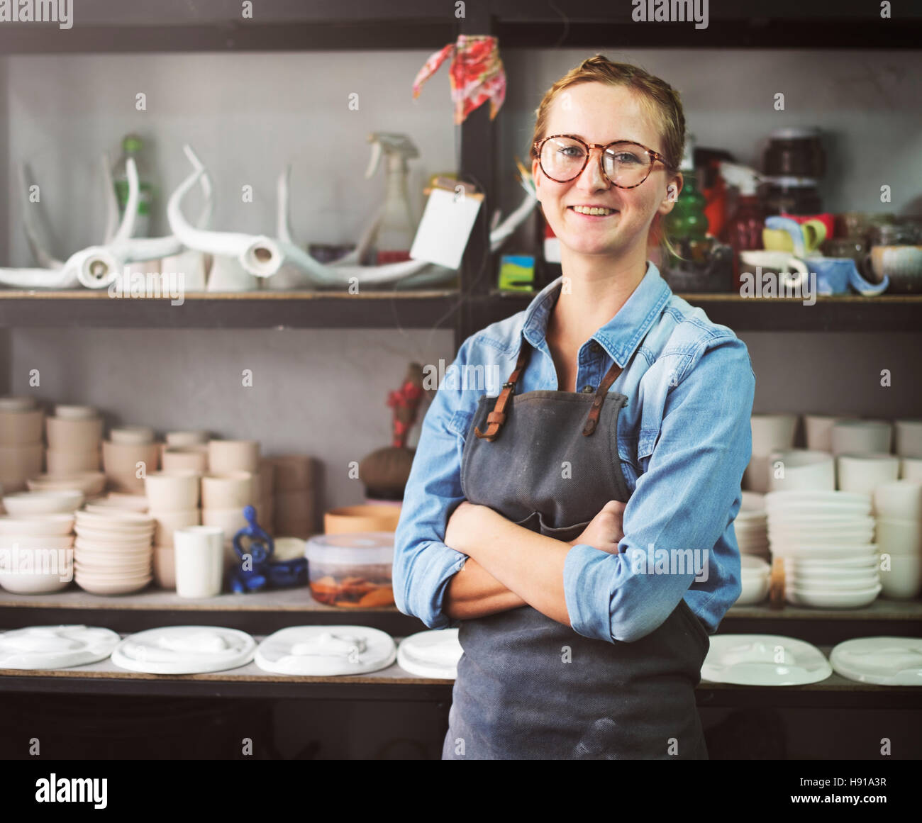 Craftsman artist pottery skill technology hi-res stock photography and ...