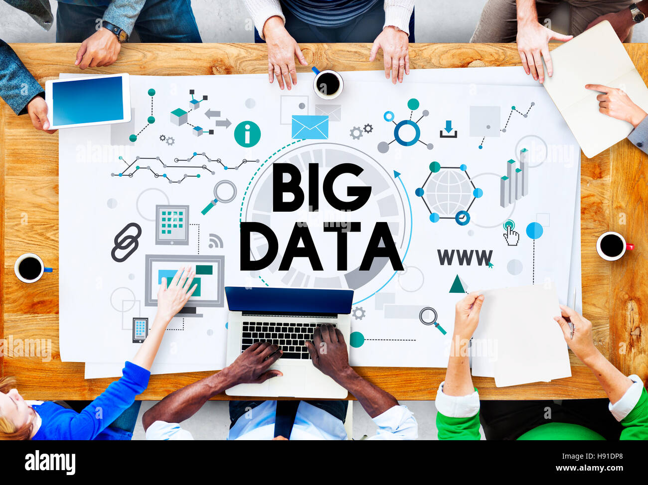 Big data technology hi-res stock photography and images - Alamy