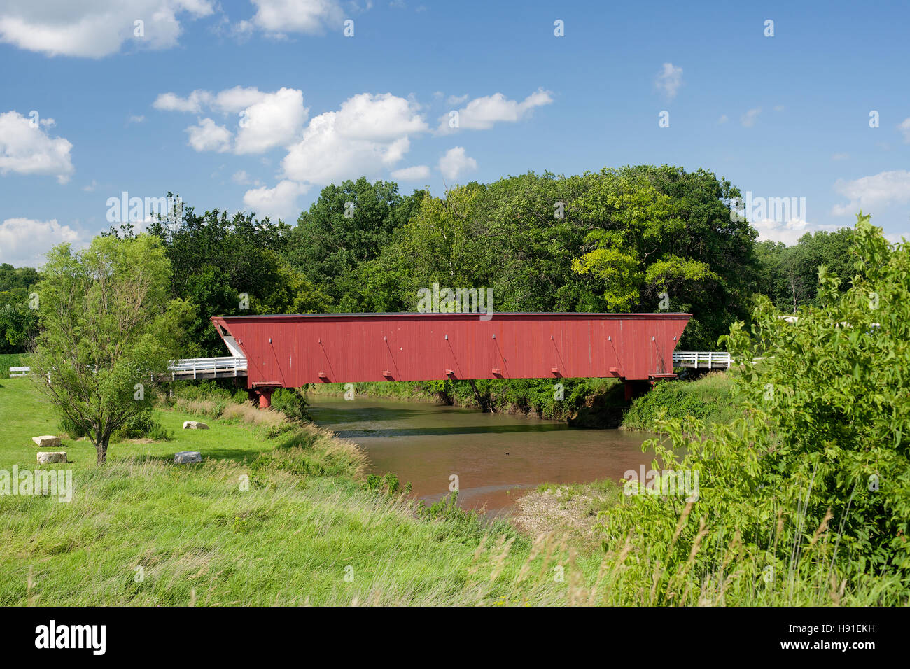 Hogback Covered Bridge in Madison County, Iowa, USA Stock Photo - Alamy