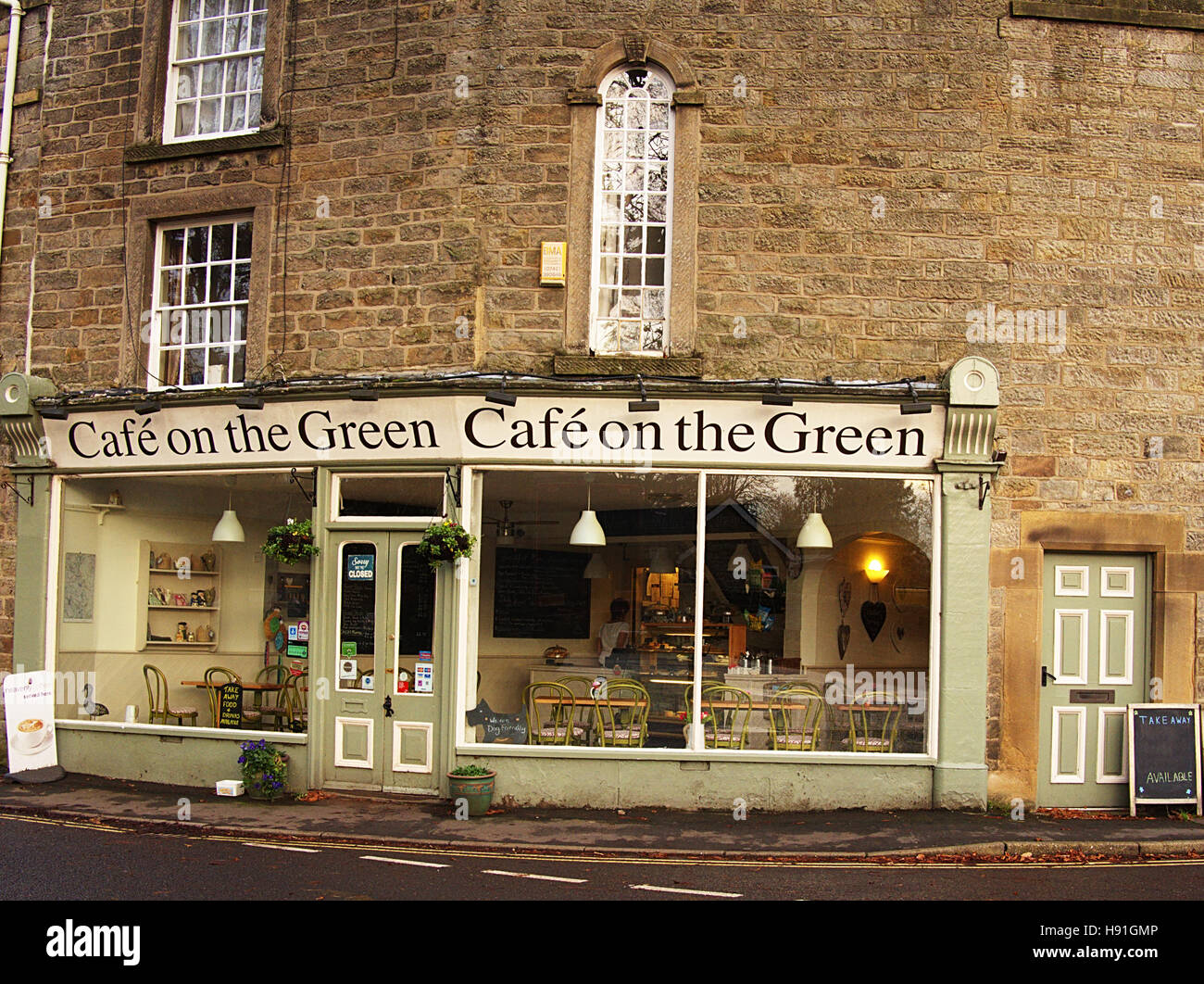 Village baslow in peak district hi-res stock photography and images - Alamy