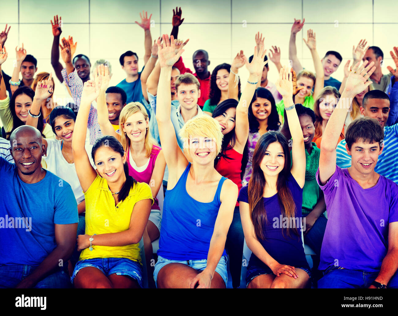 Crowd women celebrating hi-res stock photography and images - Alamy