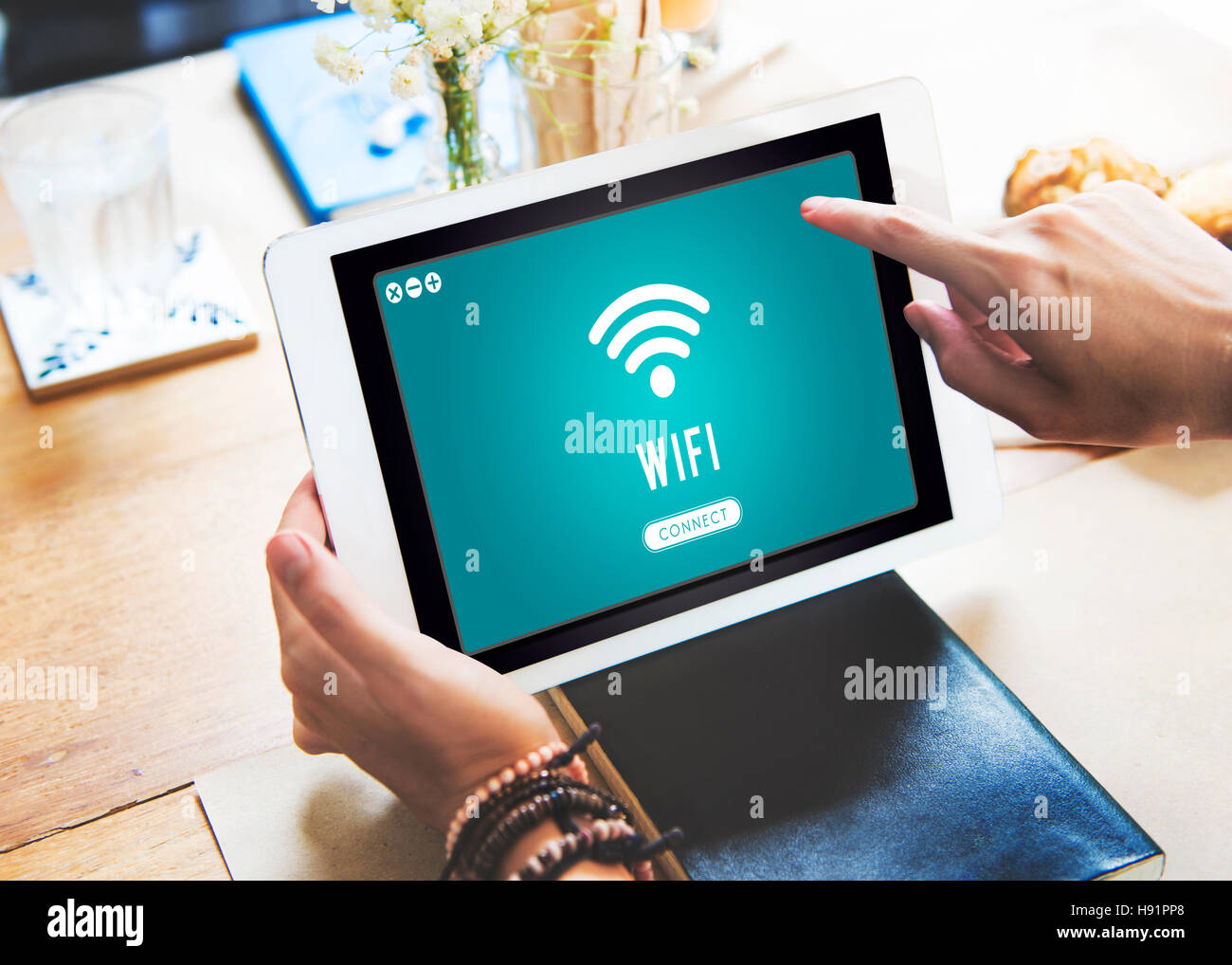 Wifi hotspot access hi-res stock photography and images - Alamy