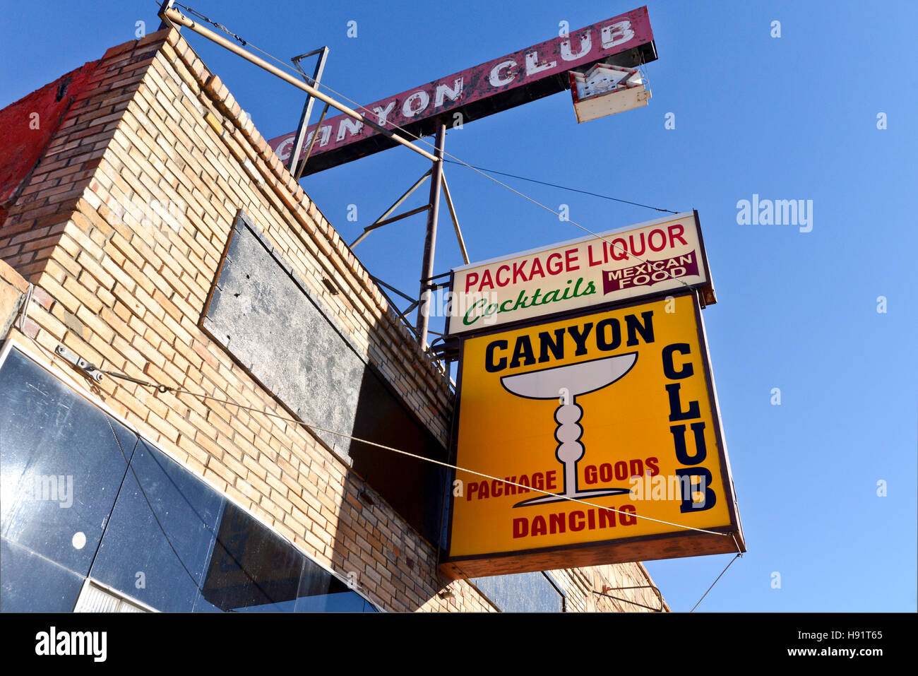 The front sign for the Canyon Club in Williams Arizona Stock Photo - Alamy