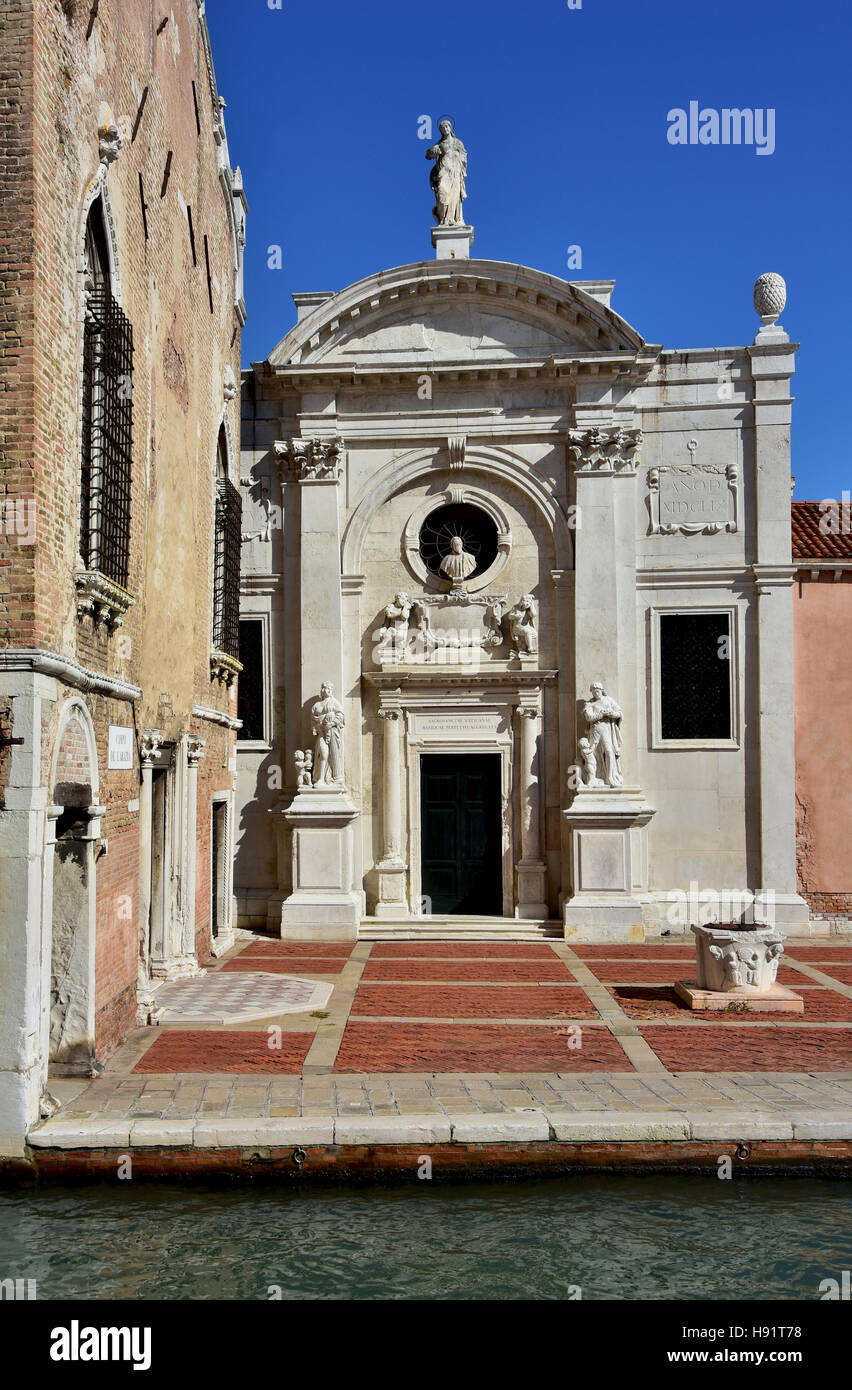 Facade baroque architecture hi-res stock photography and images - Alamy
