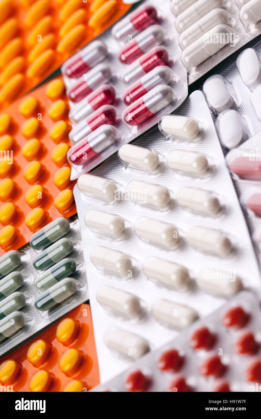 Set of capsules in medical light. Studio shot Stock Photo - Alamy