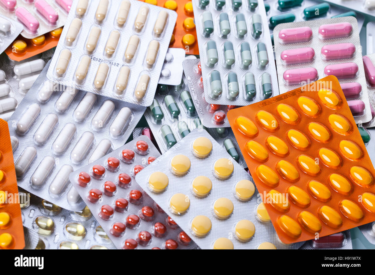 Set of capsules in medical light. Studio shot Stock Photo - Alamy