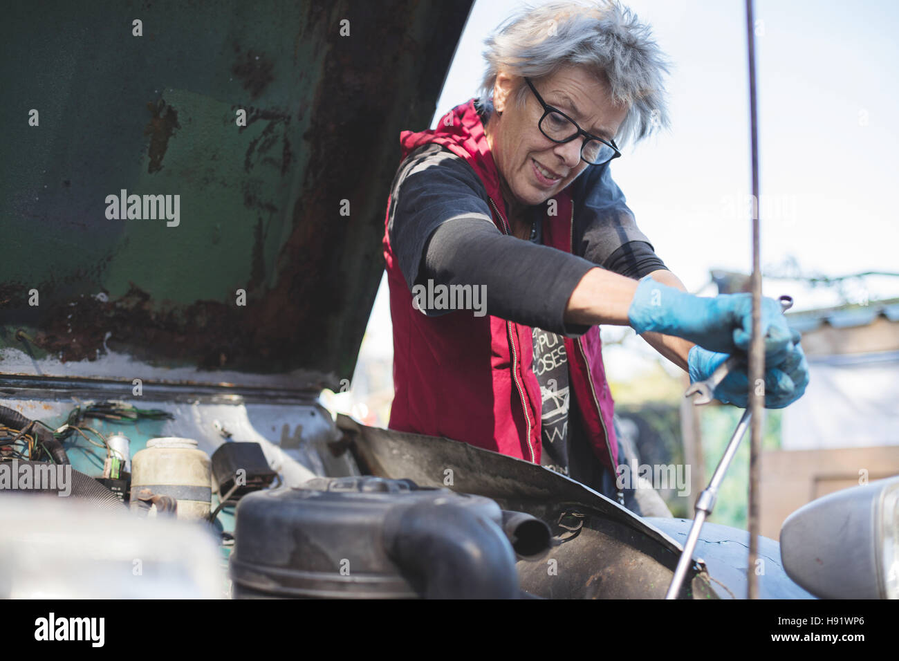 Elderly car hi-res stock photography and images - Alamy