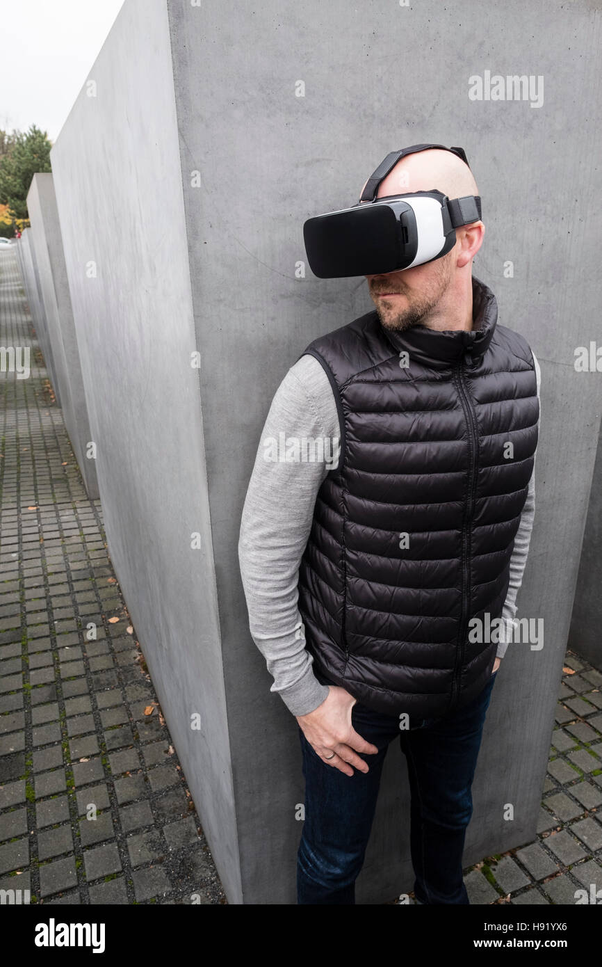 Vr exploration hi-res stock photography and images - Alamy