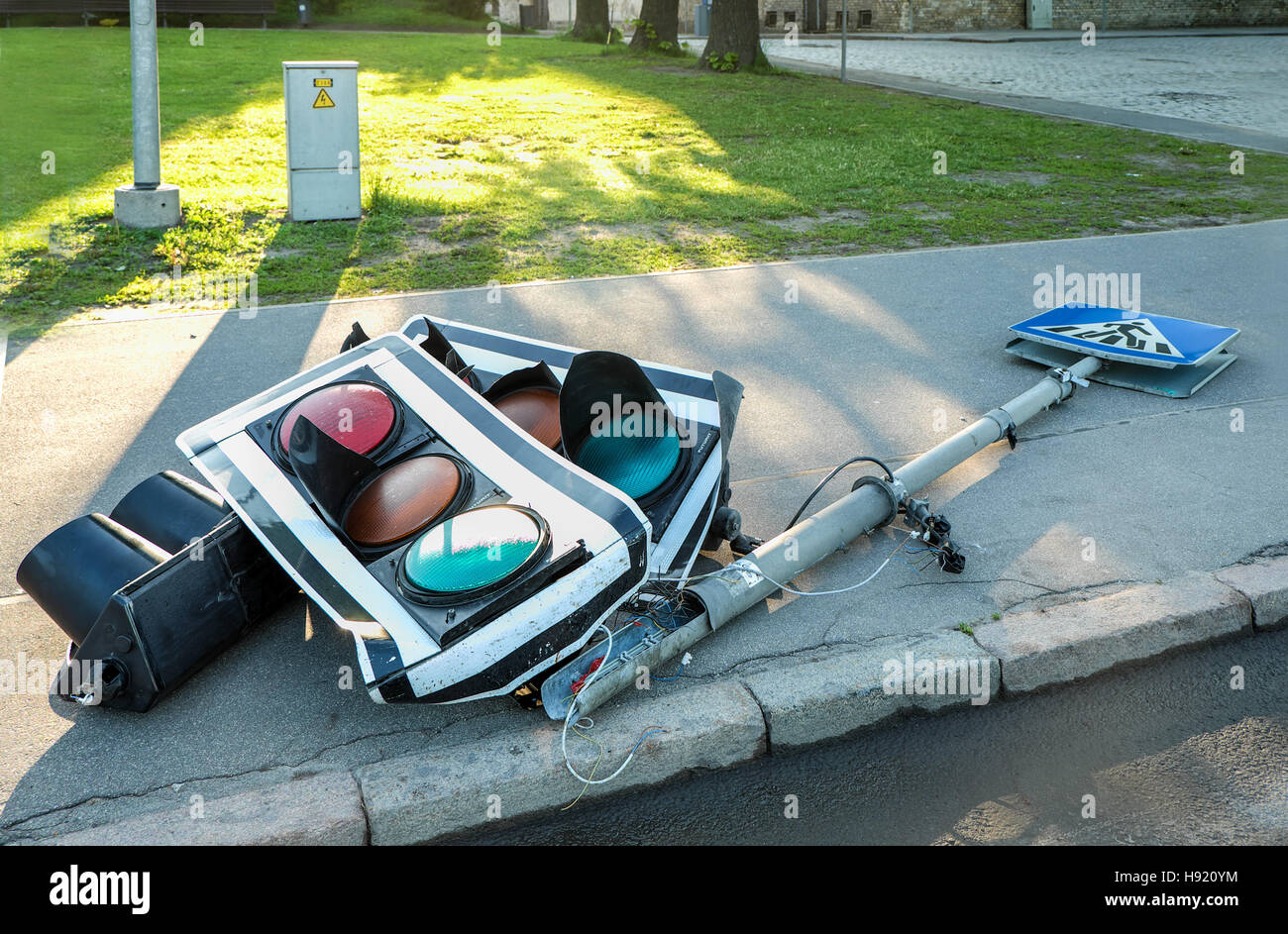 Road accident dangerous city hi-res stock photography and images - Alamy