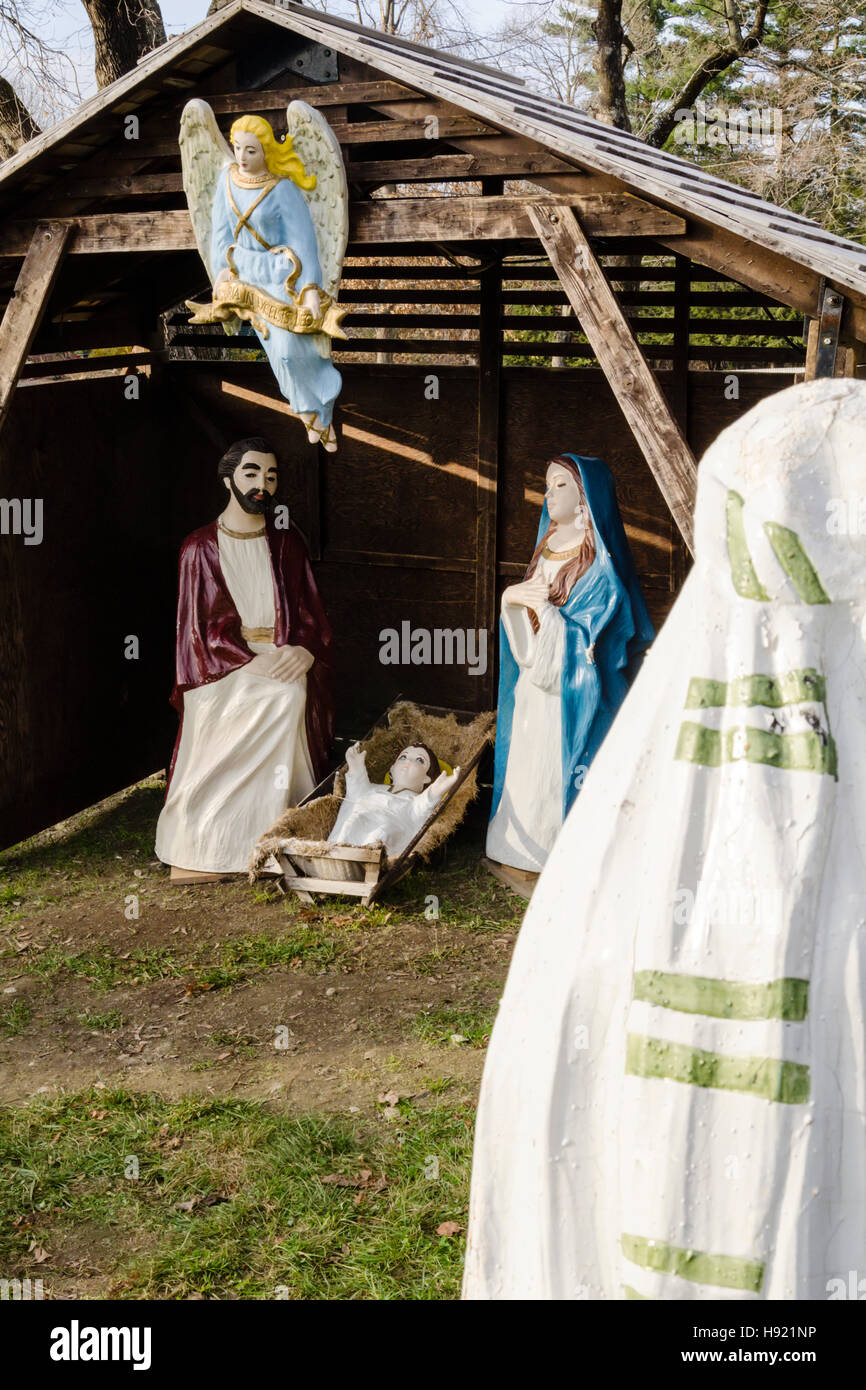 Outdoor nativity scene hi-res stock photography and images - Alamy