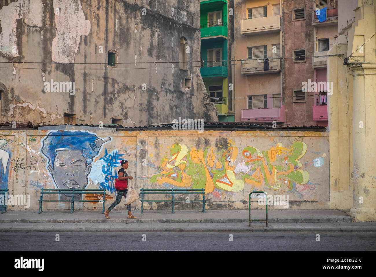 Cuba street scene hi-res stock photography and images - Alamy