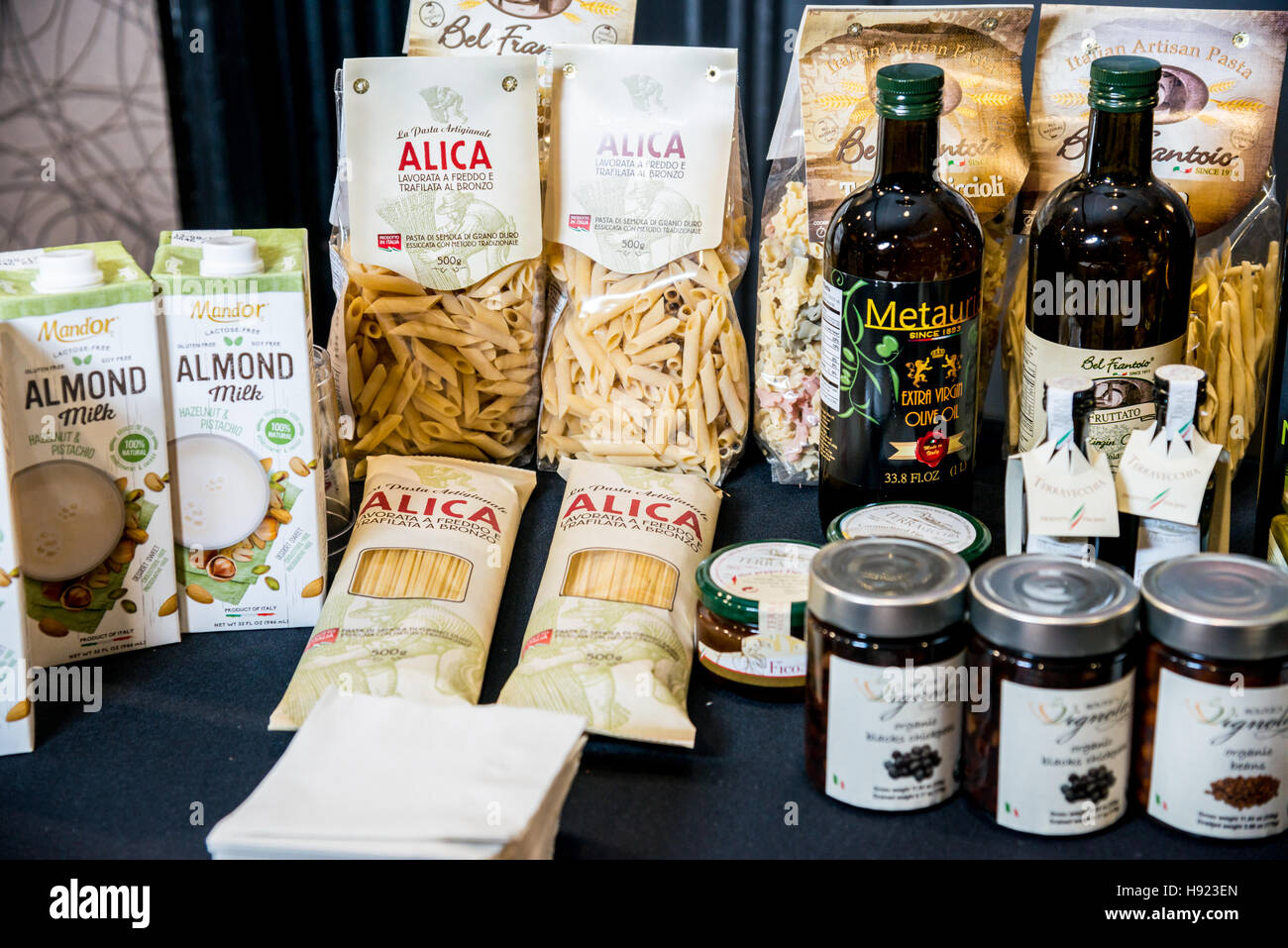 Italian Food Grocery Display Stock Photo - Alamy