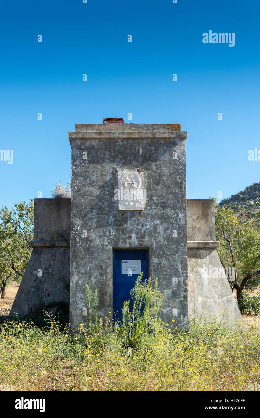 Concrete old water tank hi-res stock photography and images - Alamy