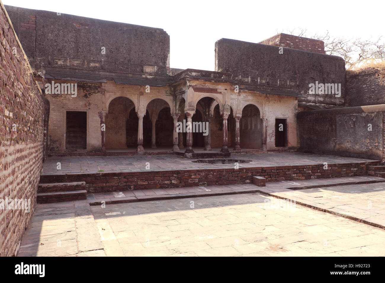 Ruins of thousand years old Narwar Fort Stock Photo - Alamy