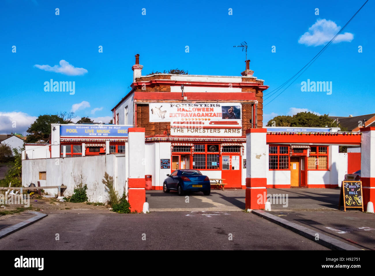 The Foresters Arms pub exterior with bright paintwork Southend-on-sea ...