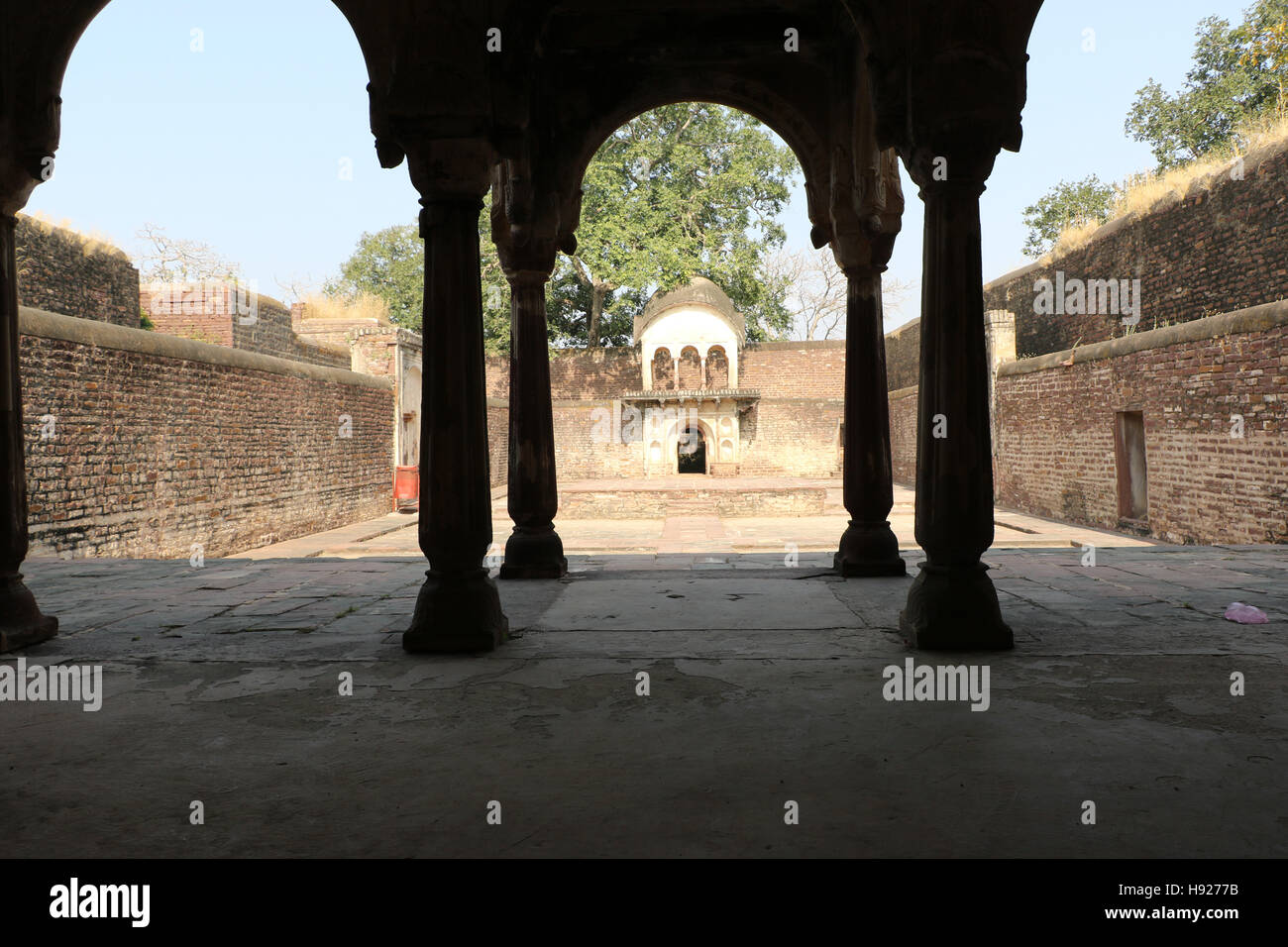Ruins of thousand years old Narwar Fort Stock Photo - Alamy