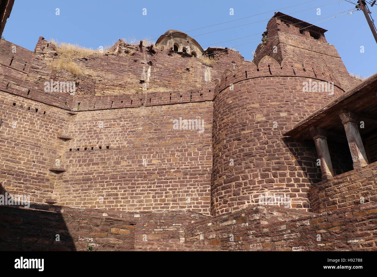 Ruins of thousand years old Narwar Fort Stock Photo - Alamy