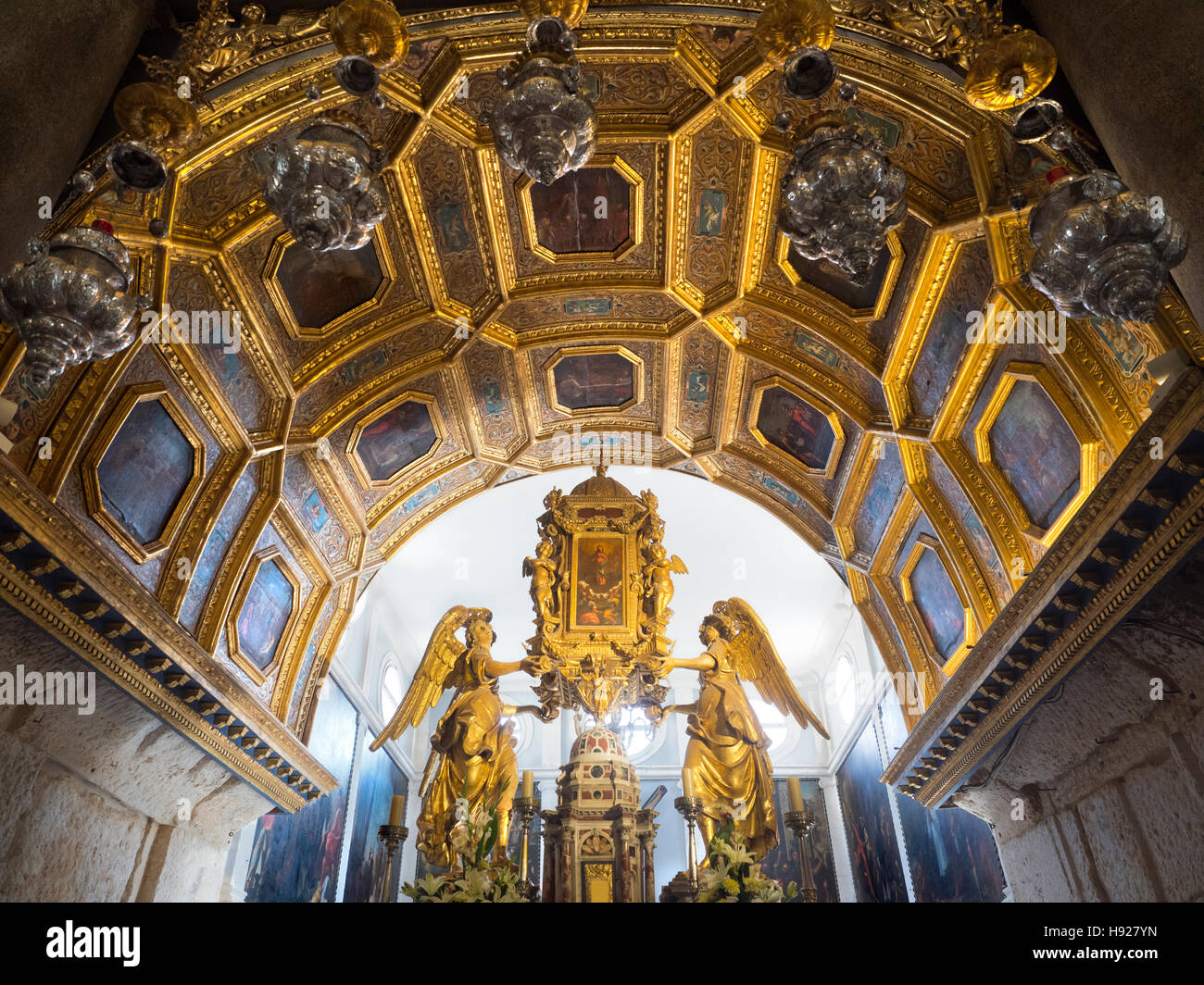 Interior of the Cathedral of Saint Domnius Stock Photo - Alamy