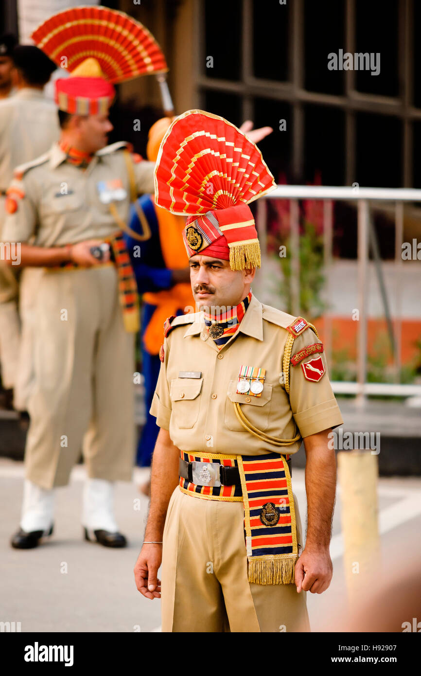 India Pakistan border changing of the guards ceremony Stock Photo - Alamy