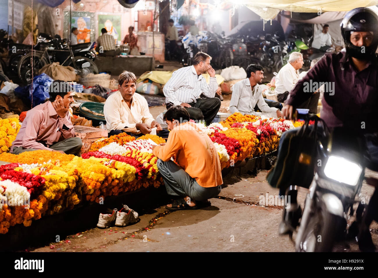 Jaipur flower market hi-res stock photography and images - Alamy