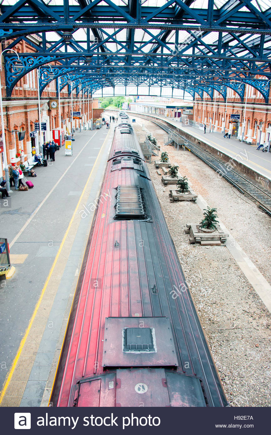 Bournemouth Railway Station Platform Stock Photos & Bournemouth Railway ...