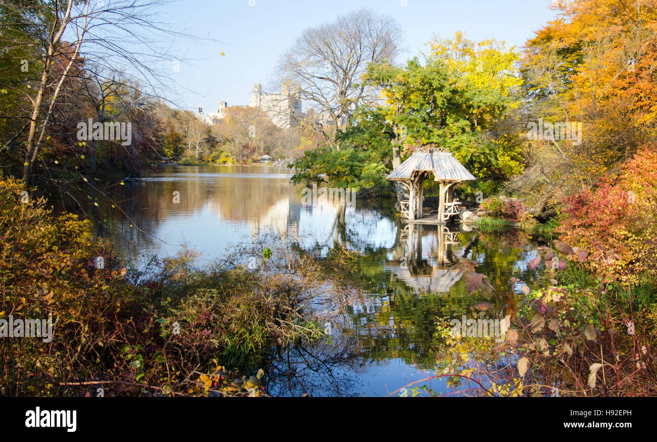 Outdoor park scene hi-res stock photography and images - Alamy