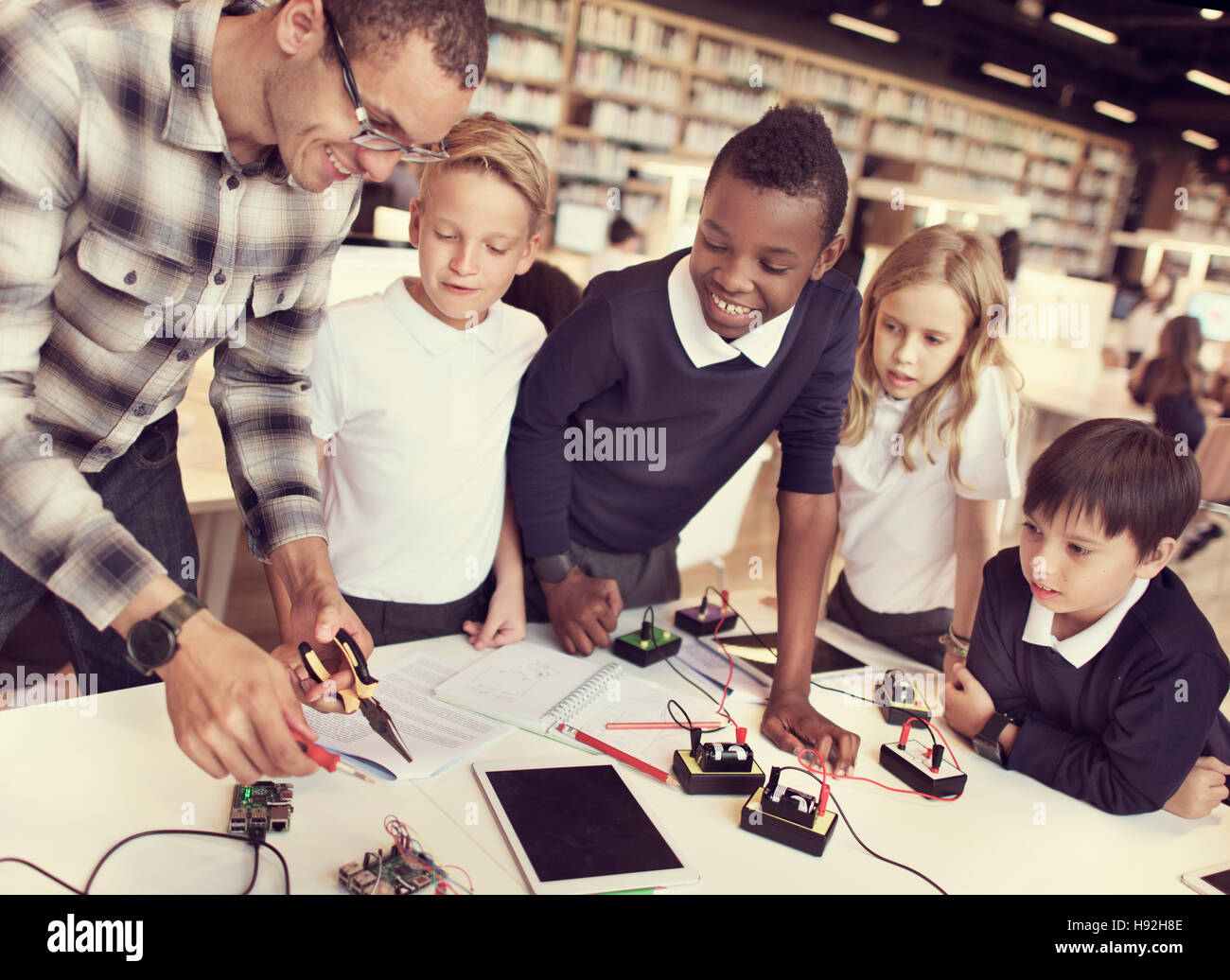 Eletronic Experiment Observation Physics Study Concept Stock Photo - Alamy