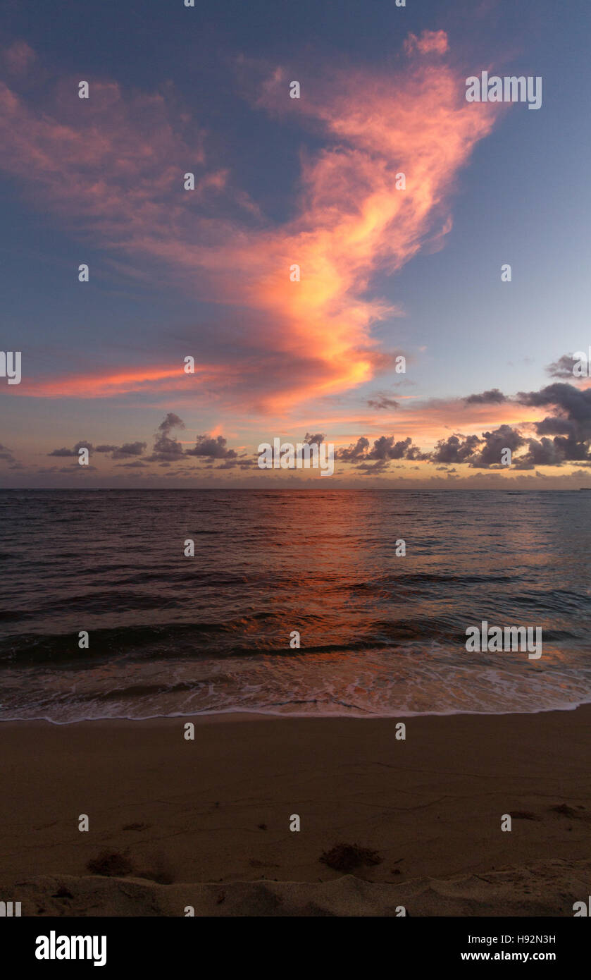 Beach sunrise on the north shore of Oahu Hawaii Stock Photo - Alamy