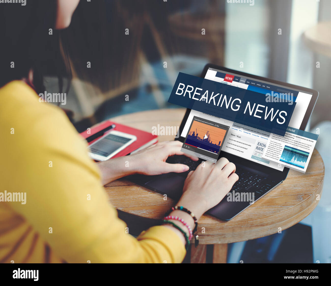 Breaking News Media Announcement Social Concept Stock Photo - Alamy
