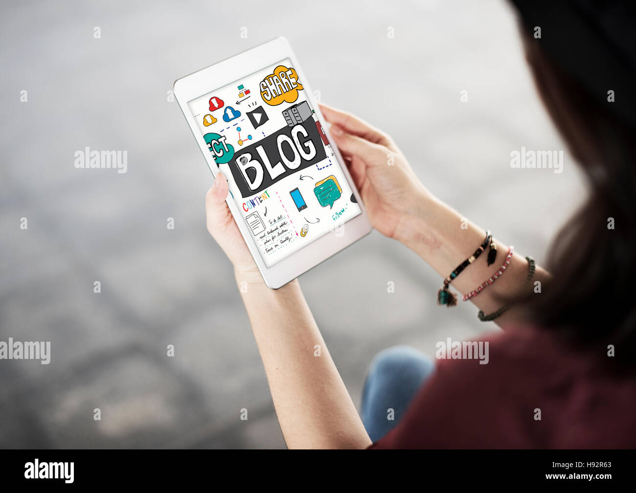 Social media graphics hi-res stock photography and images - Alamy