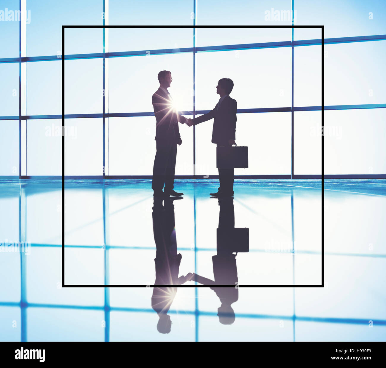 Deal frame hi-res stock photography and images - Alamy