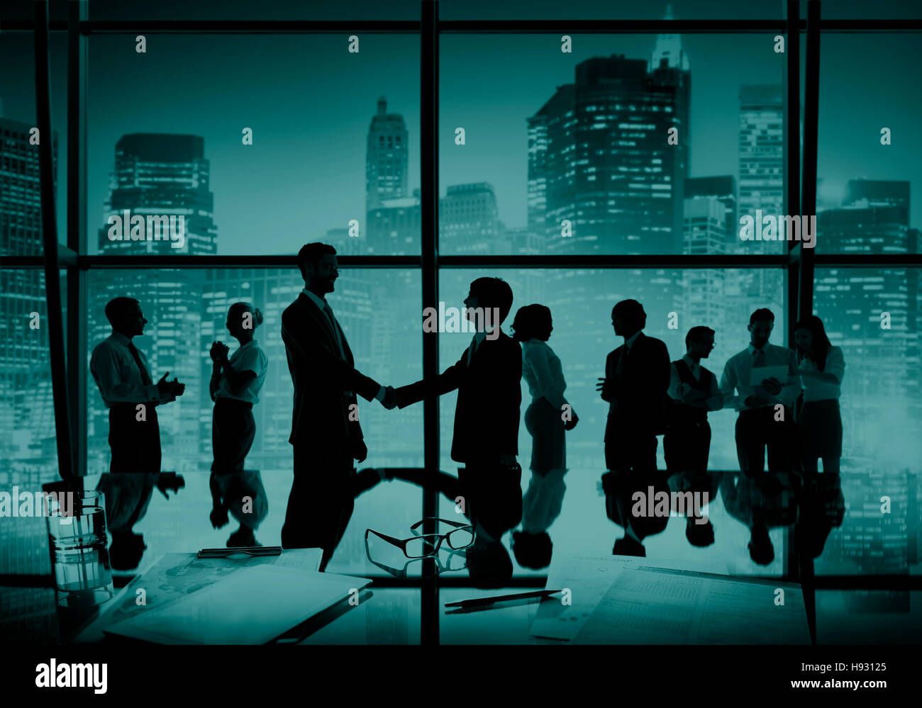 Businessmen Handshake Deal Business Partnership Concept Stock Photo - Alamy