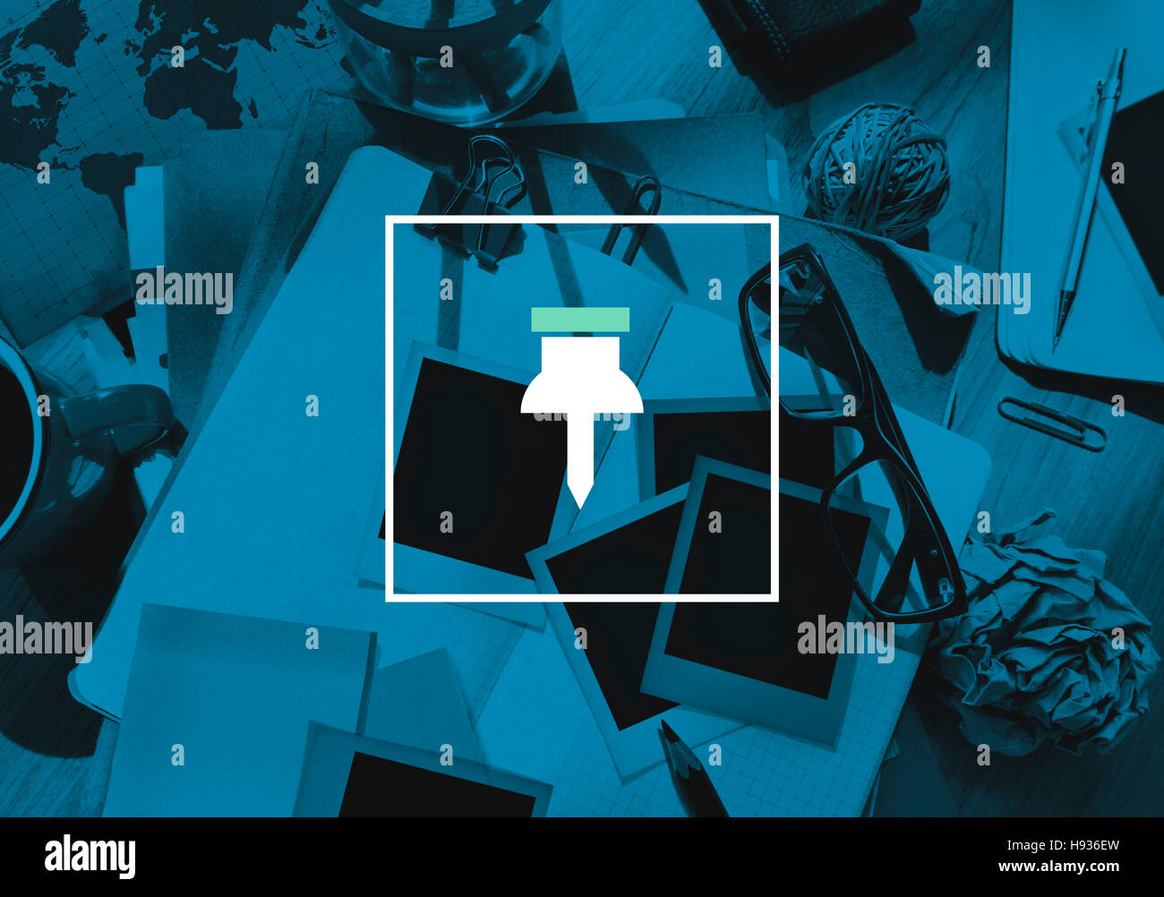 Business Working Thumbtack Pinned Note Office Stock Photo - Alamy