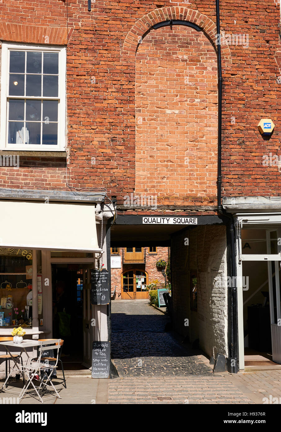 The entrance to Quality Square at Castle Square Ludlow Stock Photo - Alamy