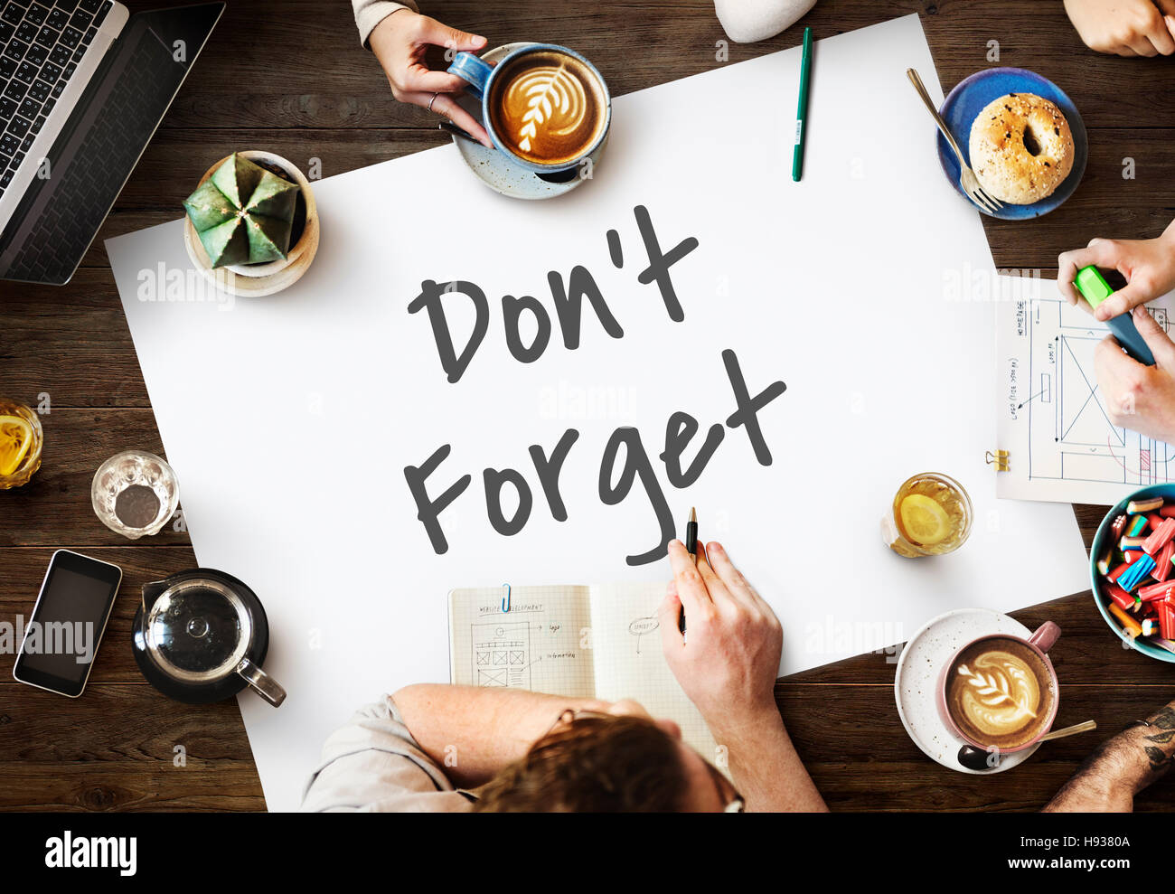 Don't Forget Notice Reminder Words Graphic Concept Stock Photo - Alamy