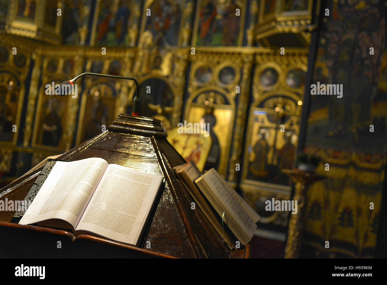 Holy bible on wood table hi-res stock photography and images - Alamy