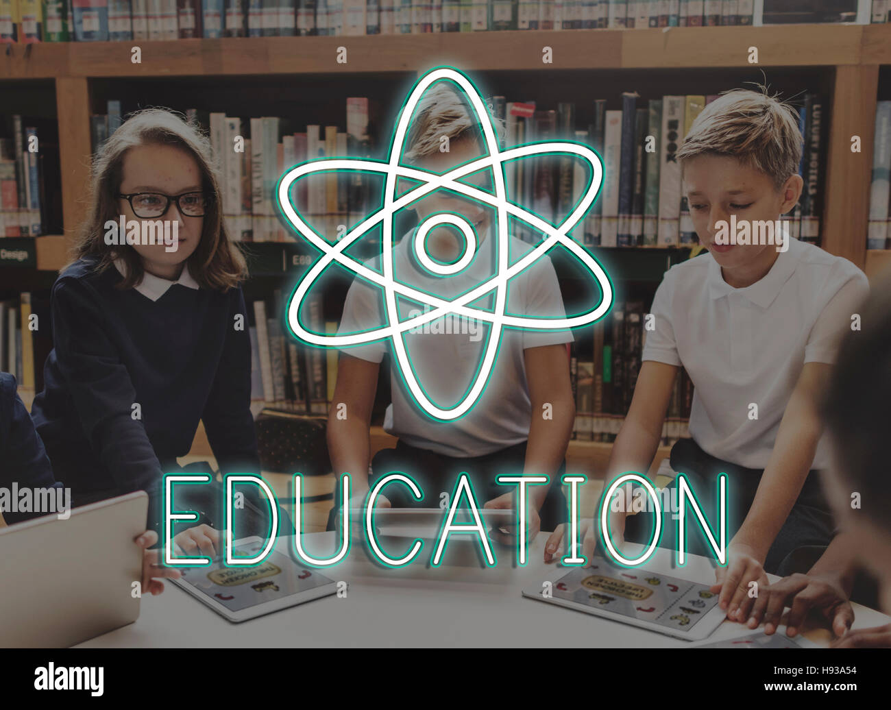 Children learning science physics hi-res stock photography and images ...