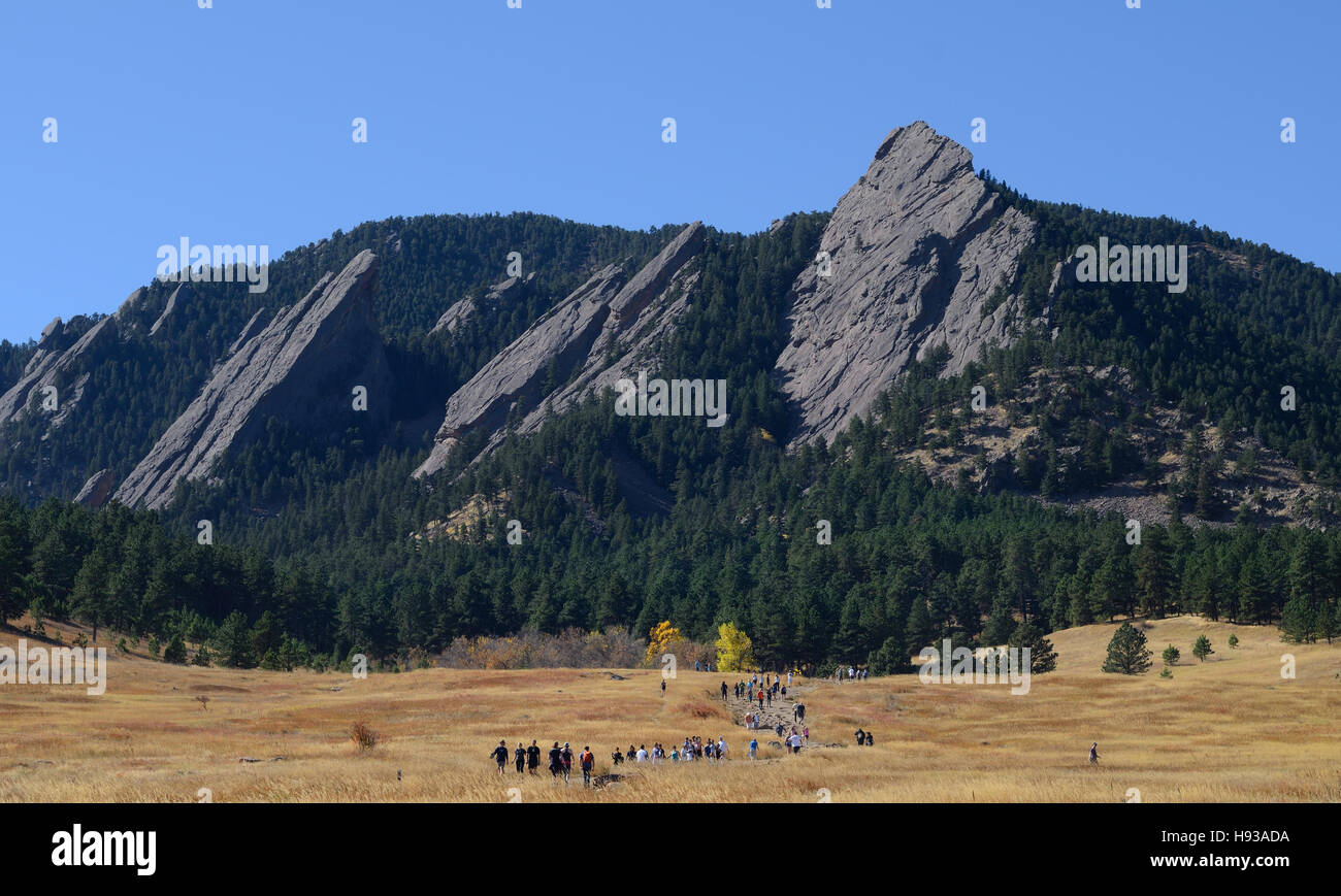 A perfect fall day brings out Boulder hikers and the Flatirons is ...