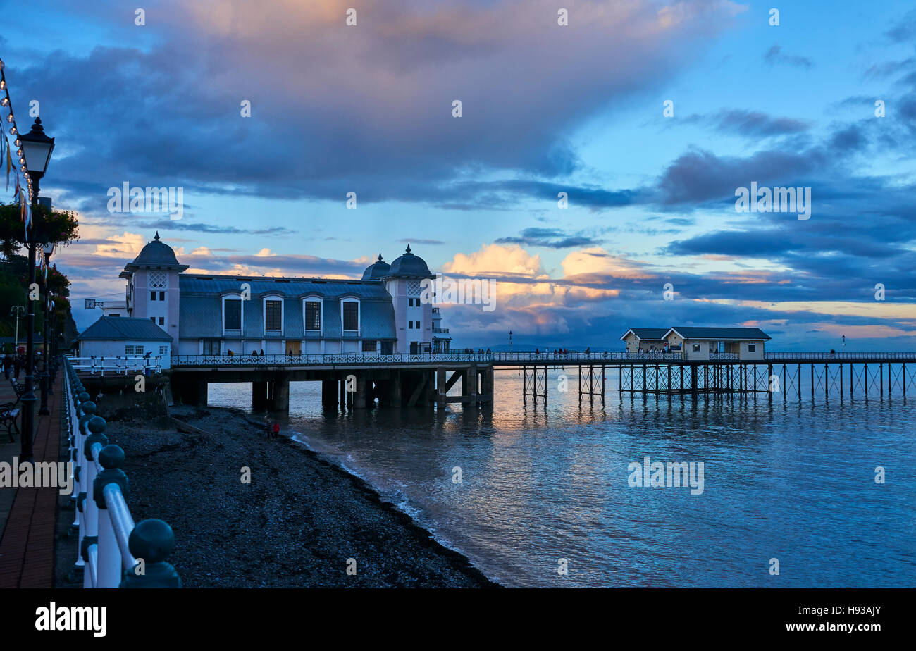 Penarth pier hi-res stock photography and images - Alamy