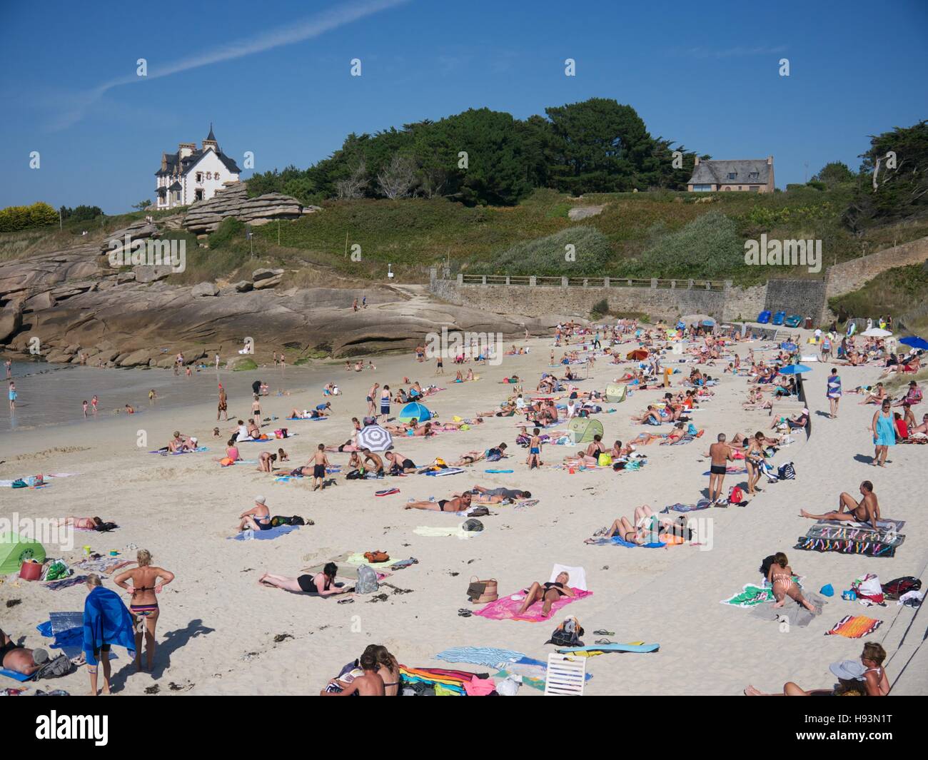 Greve blanch strand, Tregastel, France Stock Photo - Alamy