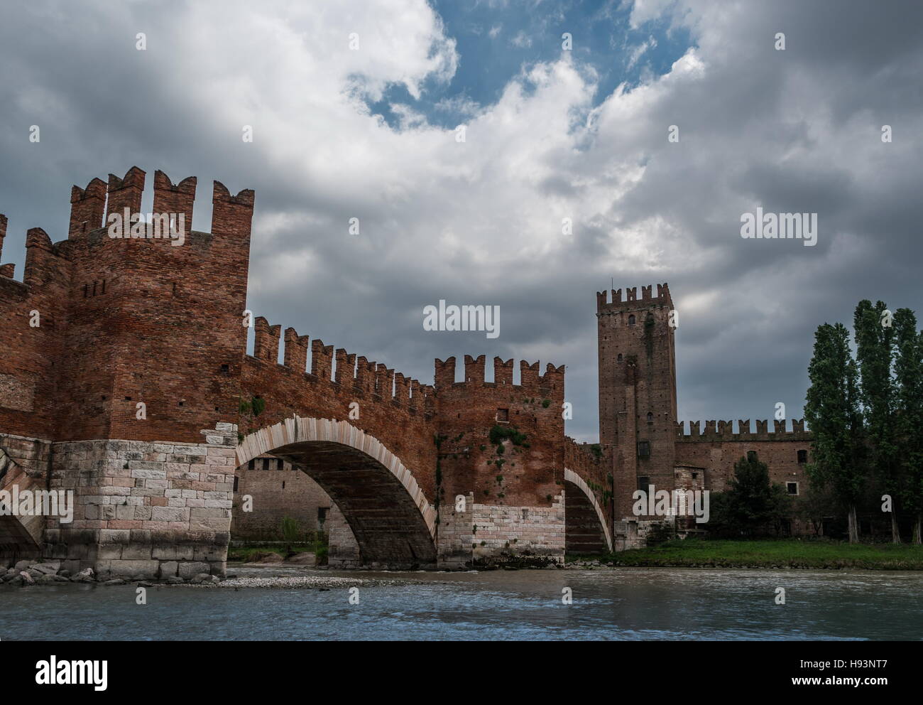 Medieval stone bridge Ponte Scaligero Stock Photo - Alamy