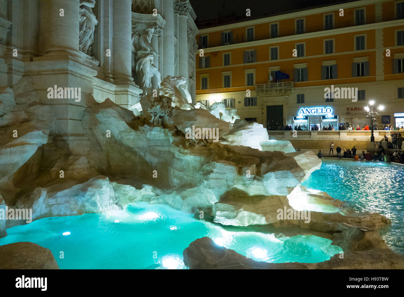 Rome sightseeing - the famous Fountains of Trevi - Fontana di Trevi in ...
