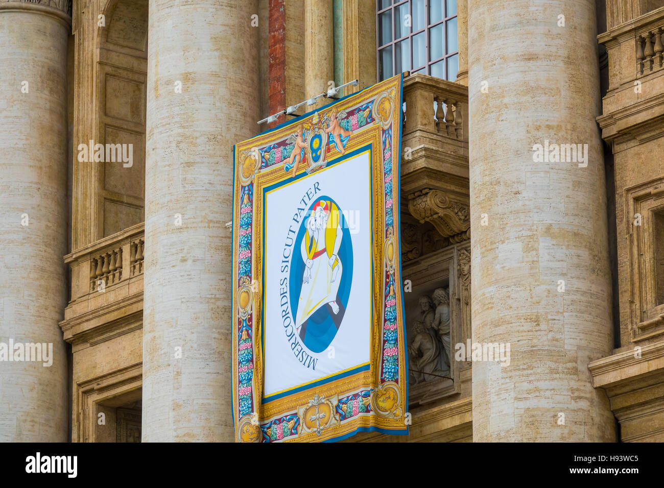 The famous balcony of the Pope at St Peters Basilica in Rome - The ...
