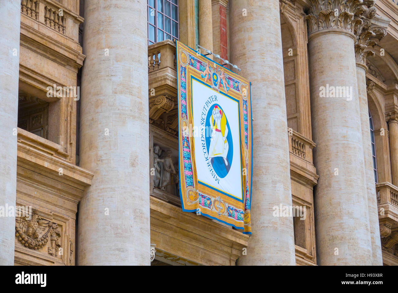 The Pope s balcony at St Peters Basilica at Vatican City in Rome Stock ...