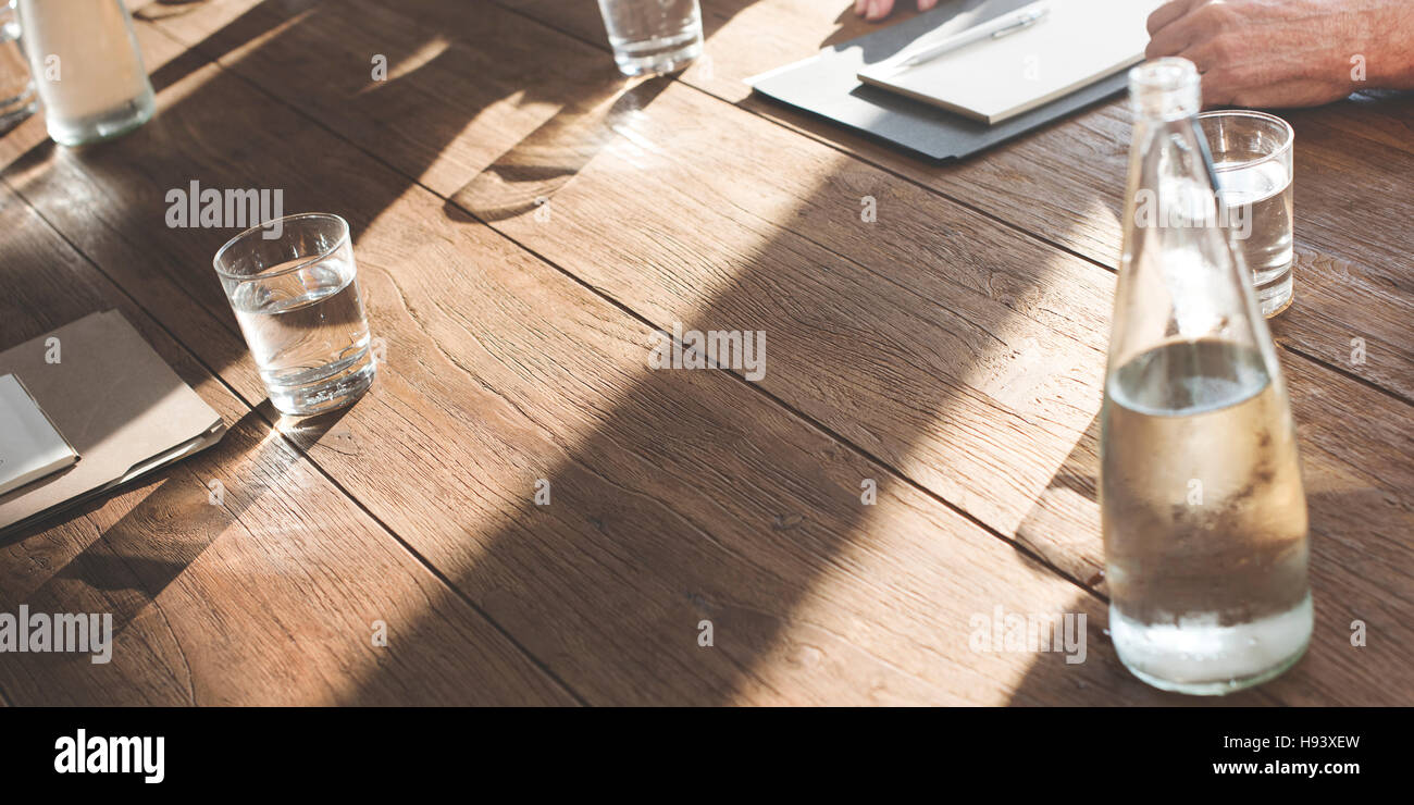 Agreement and negotiation hi-res stock photography and images - Alamy