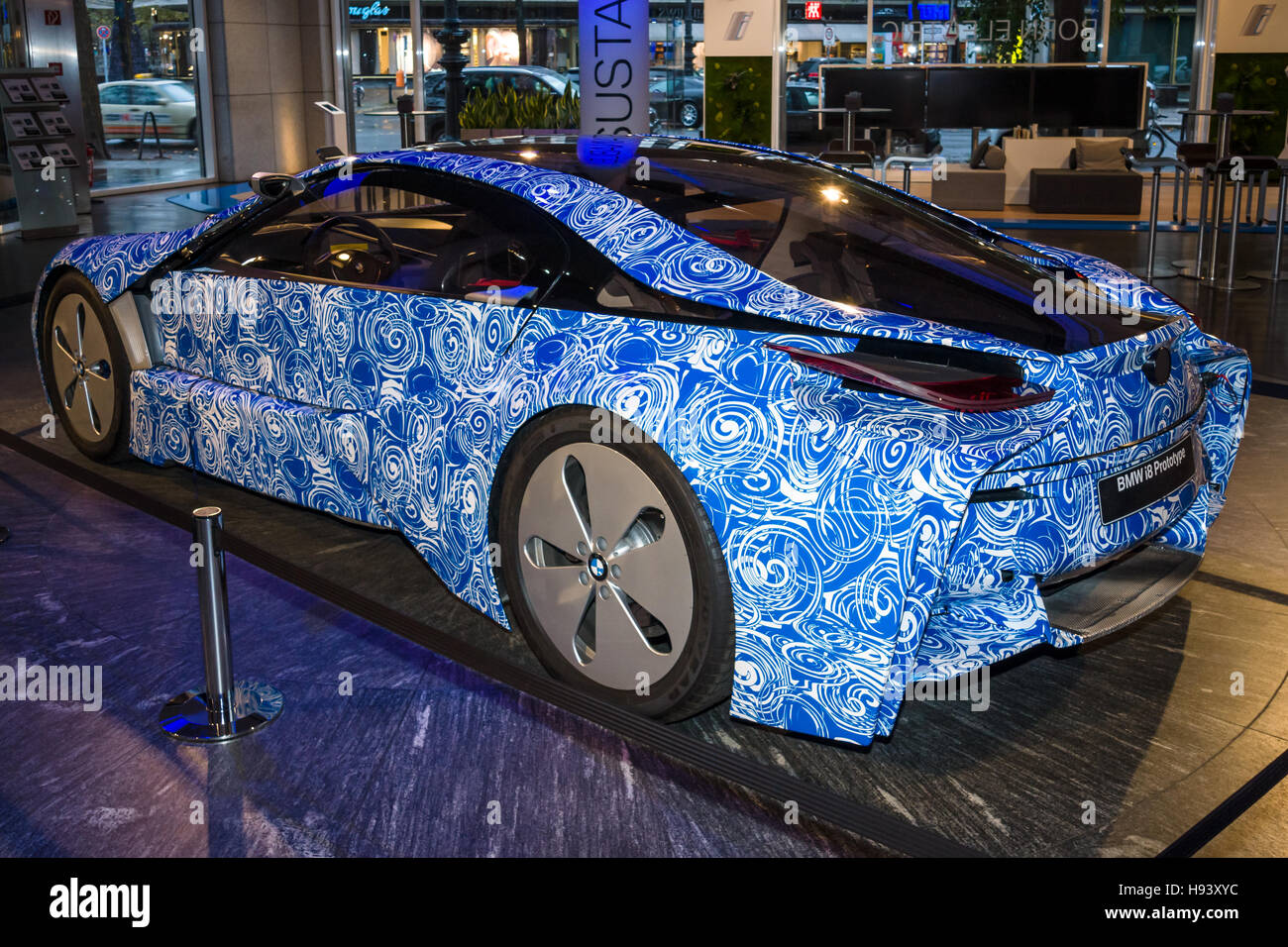 Showroom. The BMW i8 Prototype Stock Photo - Alamy