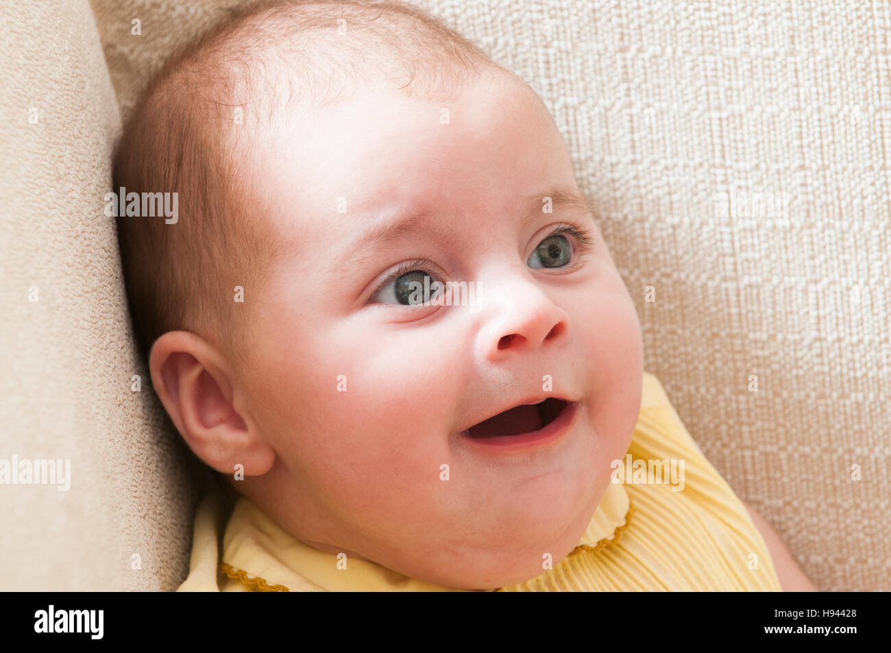 Baby looking scared hi-res stock photography and images - Alamy
