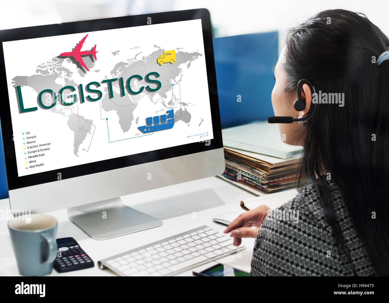 Supply chain management computer hi-res stock photography and images ...