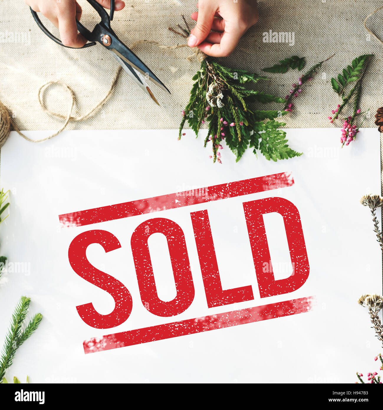 Sold Notice Stamp Concept Stock Photo - Alamy