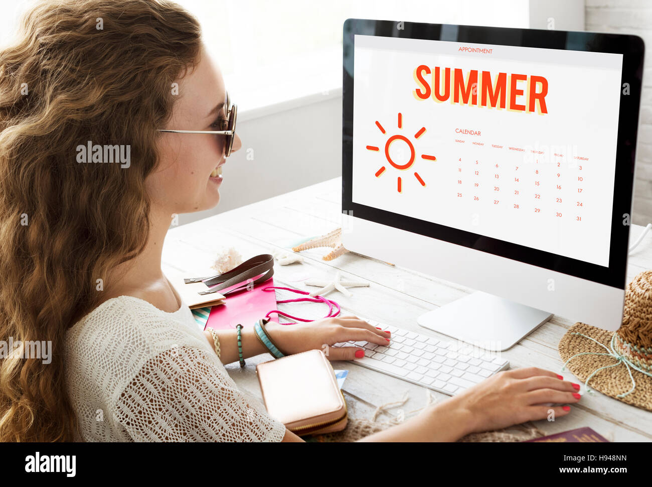 Sun calendar hi-res stock photography and images - Alamy